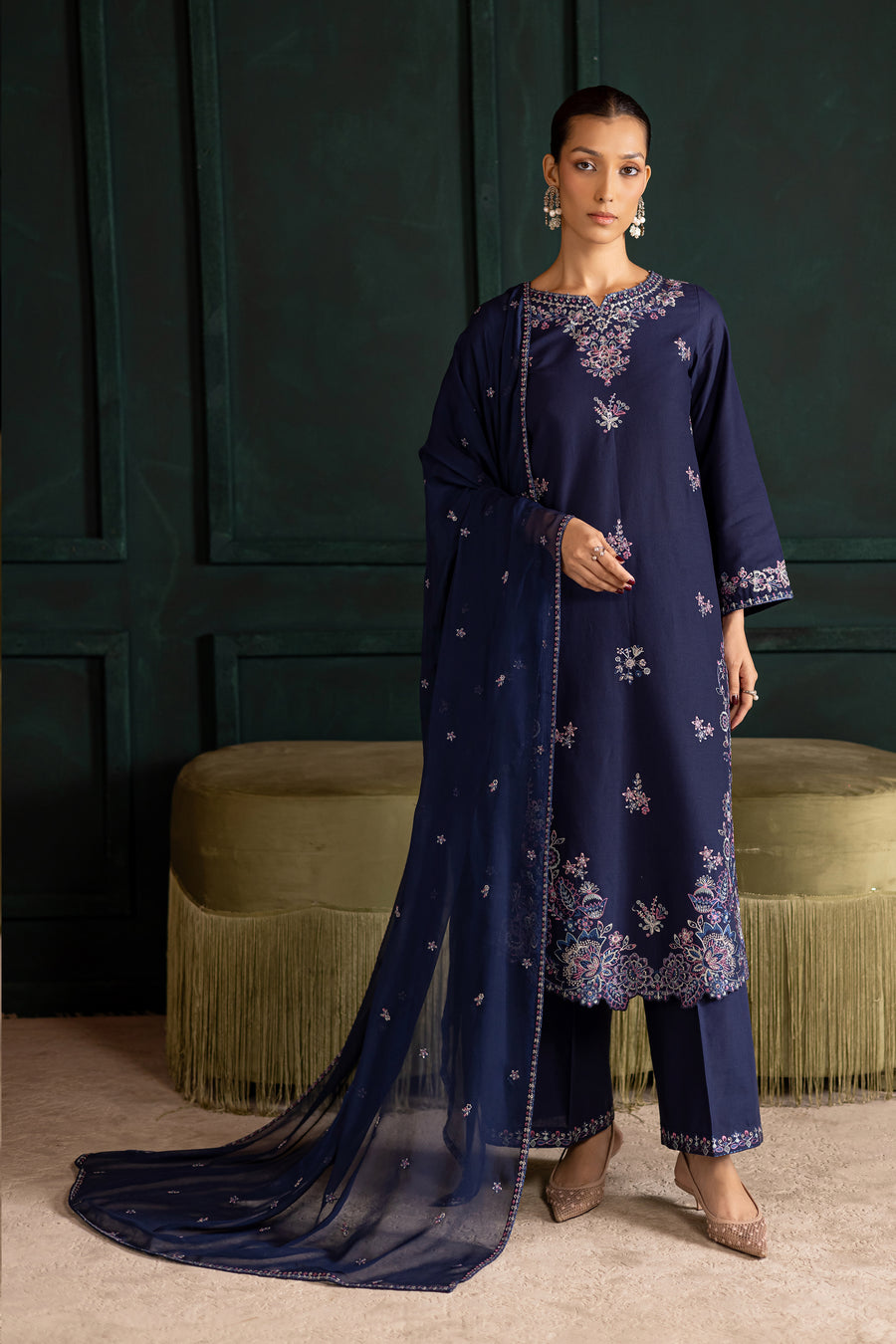 NEW IN – BATIK - AE